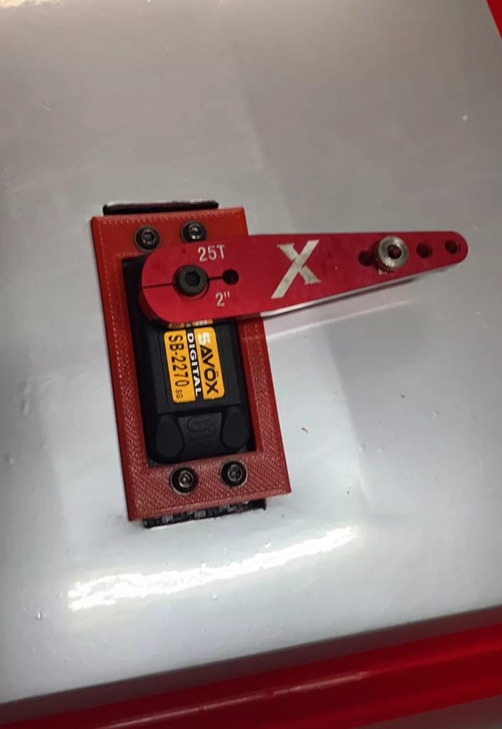 Servo support plate