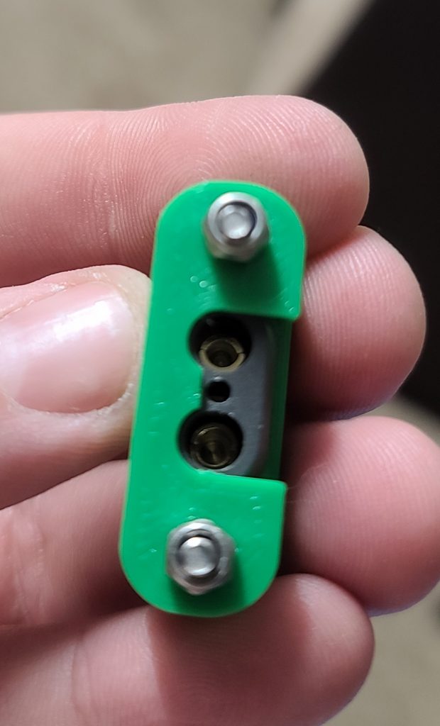 IC3 device connector mount