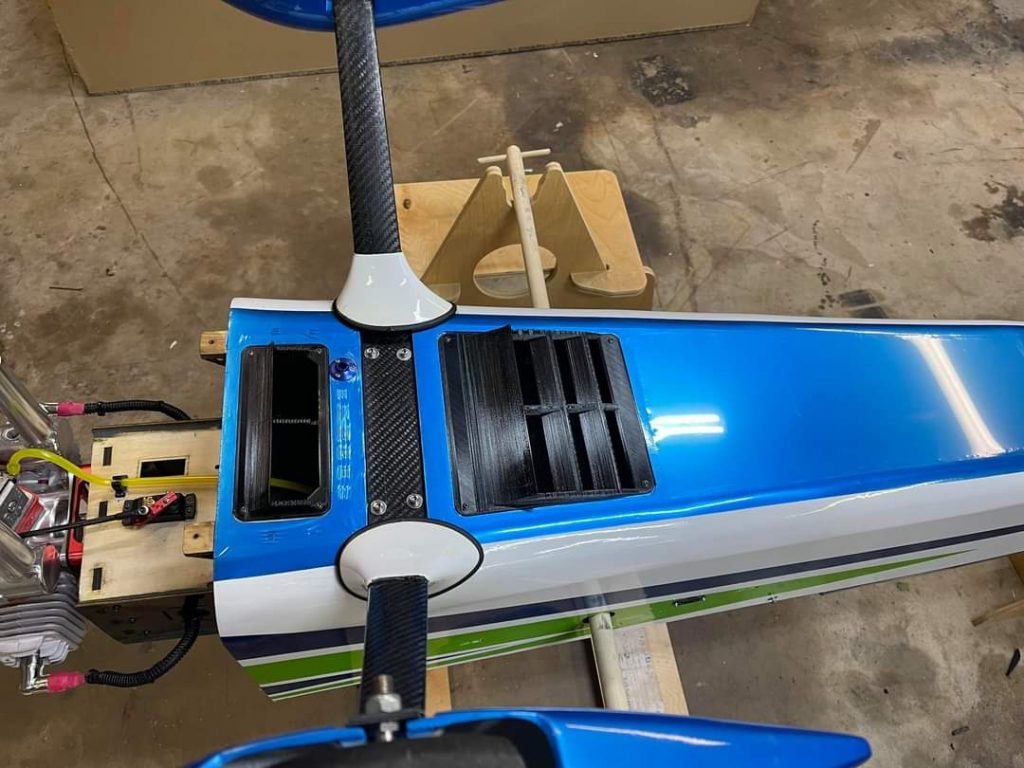 Fuselage louvered vents