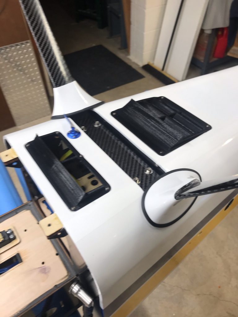 Fuselage louvered vents